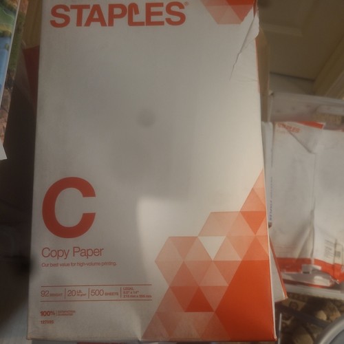 Staples 8.5" x 14" Copy Paper 20 lbs 92 Brightness 500/RM (127035/08635 ...
