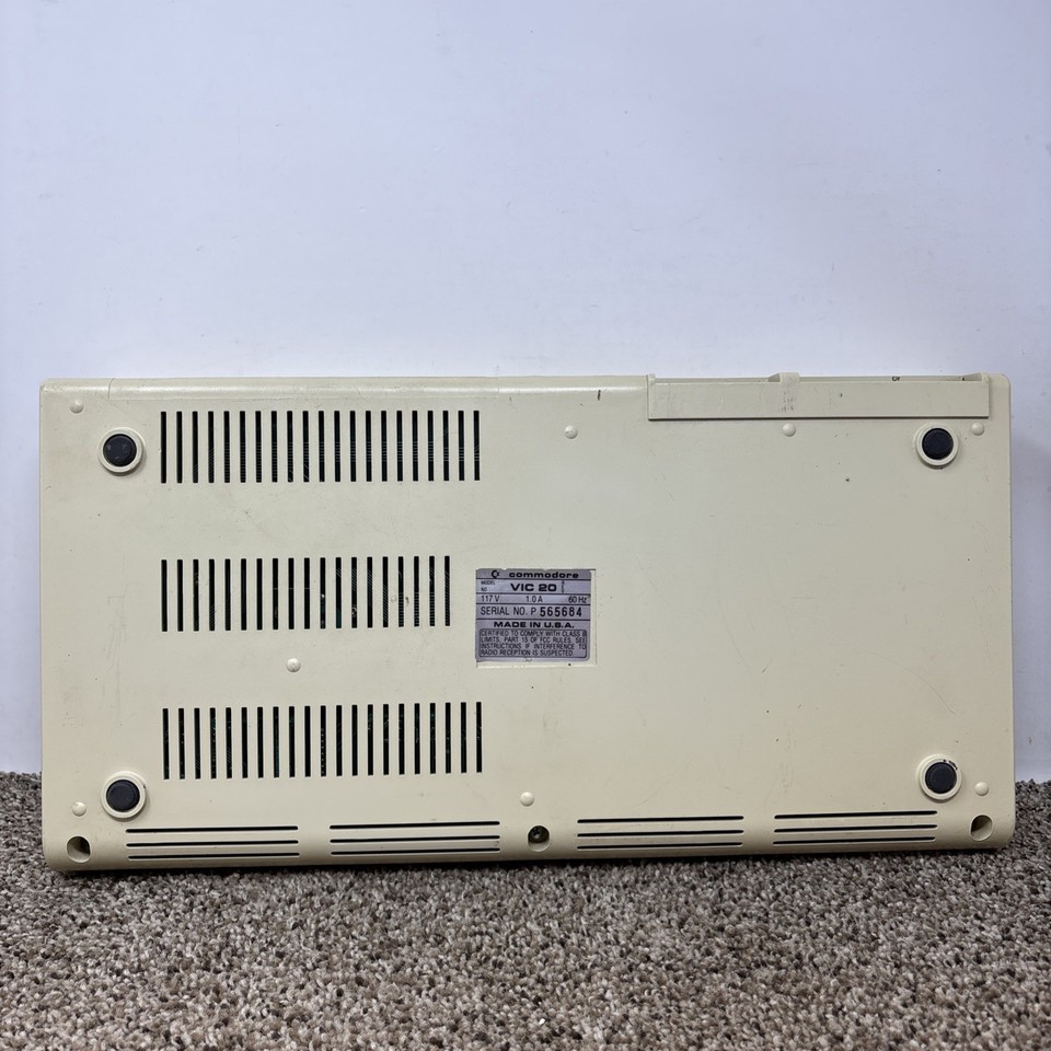 Commodore Vic-20 Computer - w/ PET Keys - Works Great RARE POWER SUPPLY ...