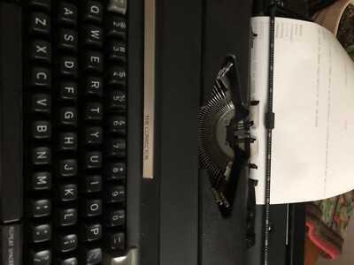 vintage typewriter elec First With type erase . With hard case Great ...