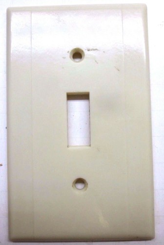 Leviton 2 Vertical Lines Beige Bakelite Switch Wall Plate Cover Vintage ...