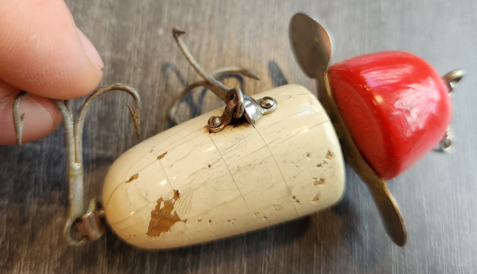 Vintage Pflueger Globe Fishing Lure Red Head White Body | eBay