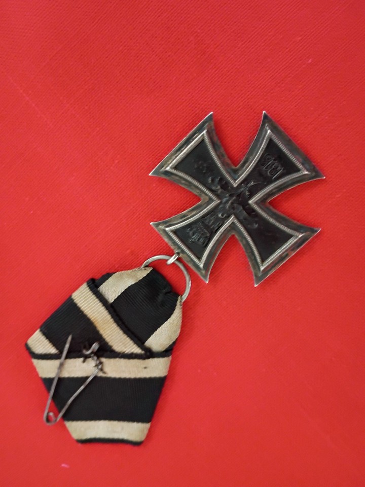 WWI ORIGINAL GERMAN IRON CROSS PIN BACK with RIBBON | eBay