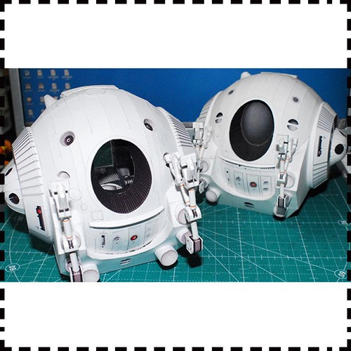 Film 2001 A Space Odissey One Man Space Capsule Pod Paper Model Kit ...