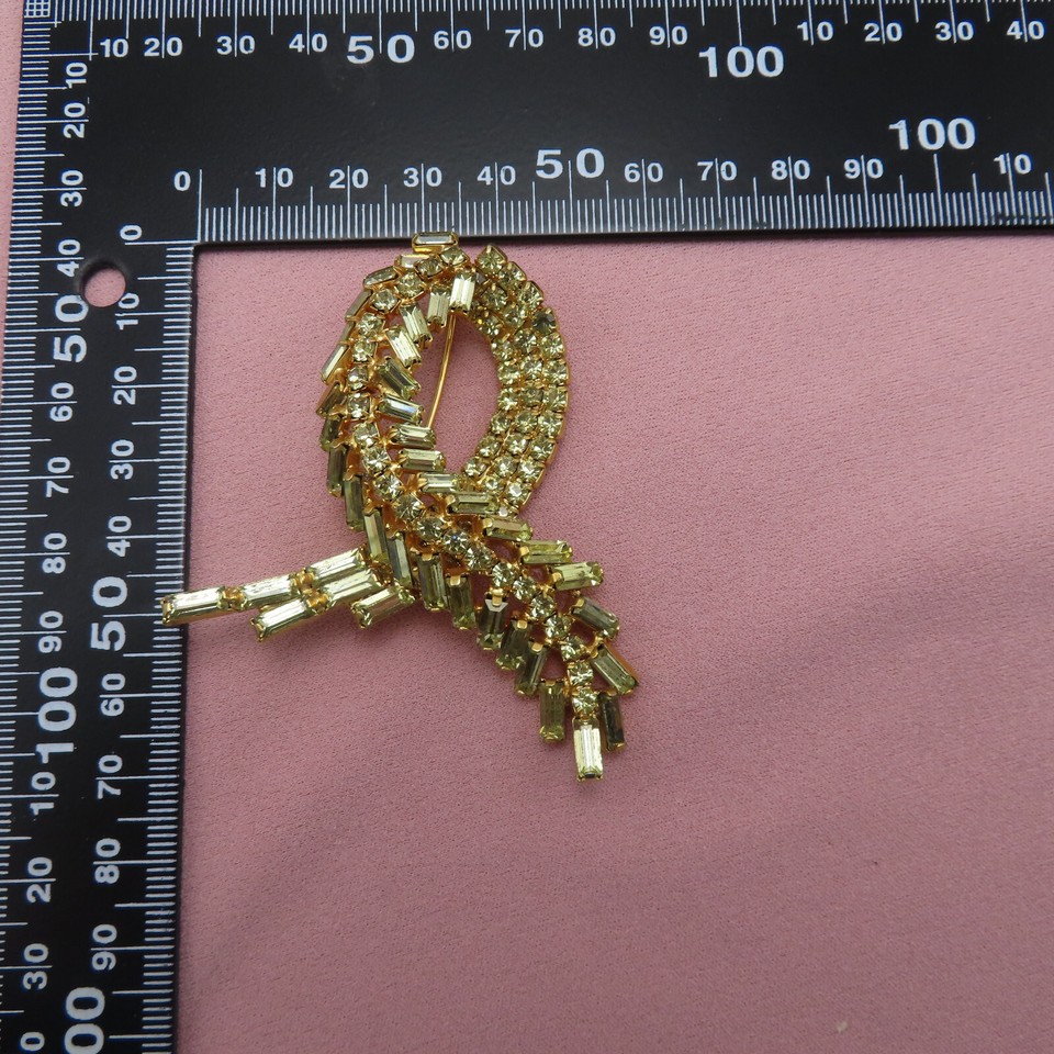 Vintage Brooch Rhinestone Pin Pale Green Faceted Crystal 3 in Massive ...