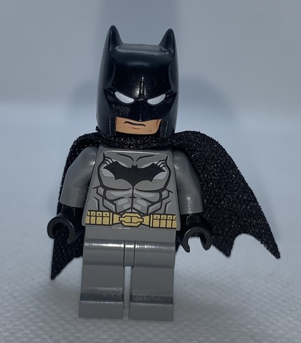 NEW LEGO Batman Dark Grey Suit Minifigure sh151 with silver batarang | eBay