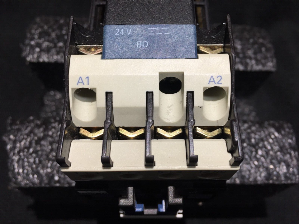 TELECANIQUE RELAY CONTACTOR LC 1 D09 10 24VOLT DC COIL CONTINUOUS ...