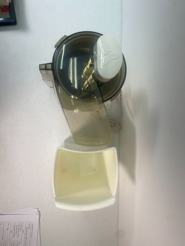 Juiceman II Classic Professional Fruit and Vegetable Juicer With Books ...