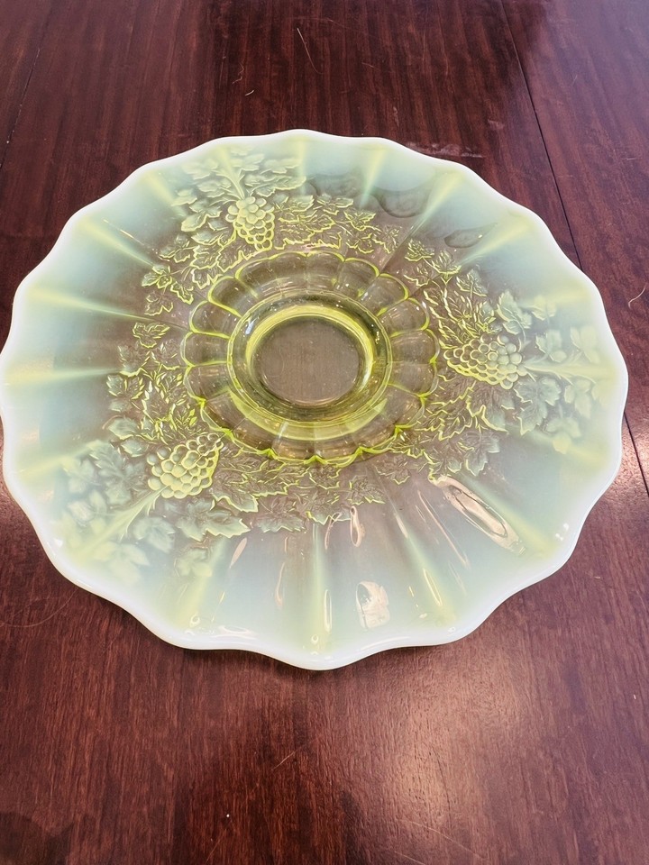 GORGEOUS Mosser Paneled Grape Vaseline Opalescent Glass Punch Bowl Set ...