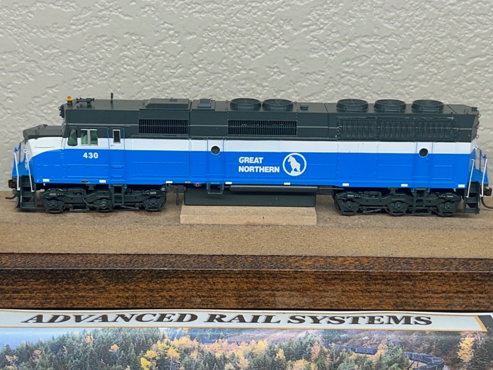 GREAT NORTHERN F45 " BIG SKY BLUE " LOCO - DC/DCC & SOUND GENESIS HO ...