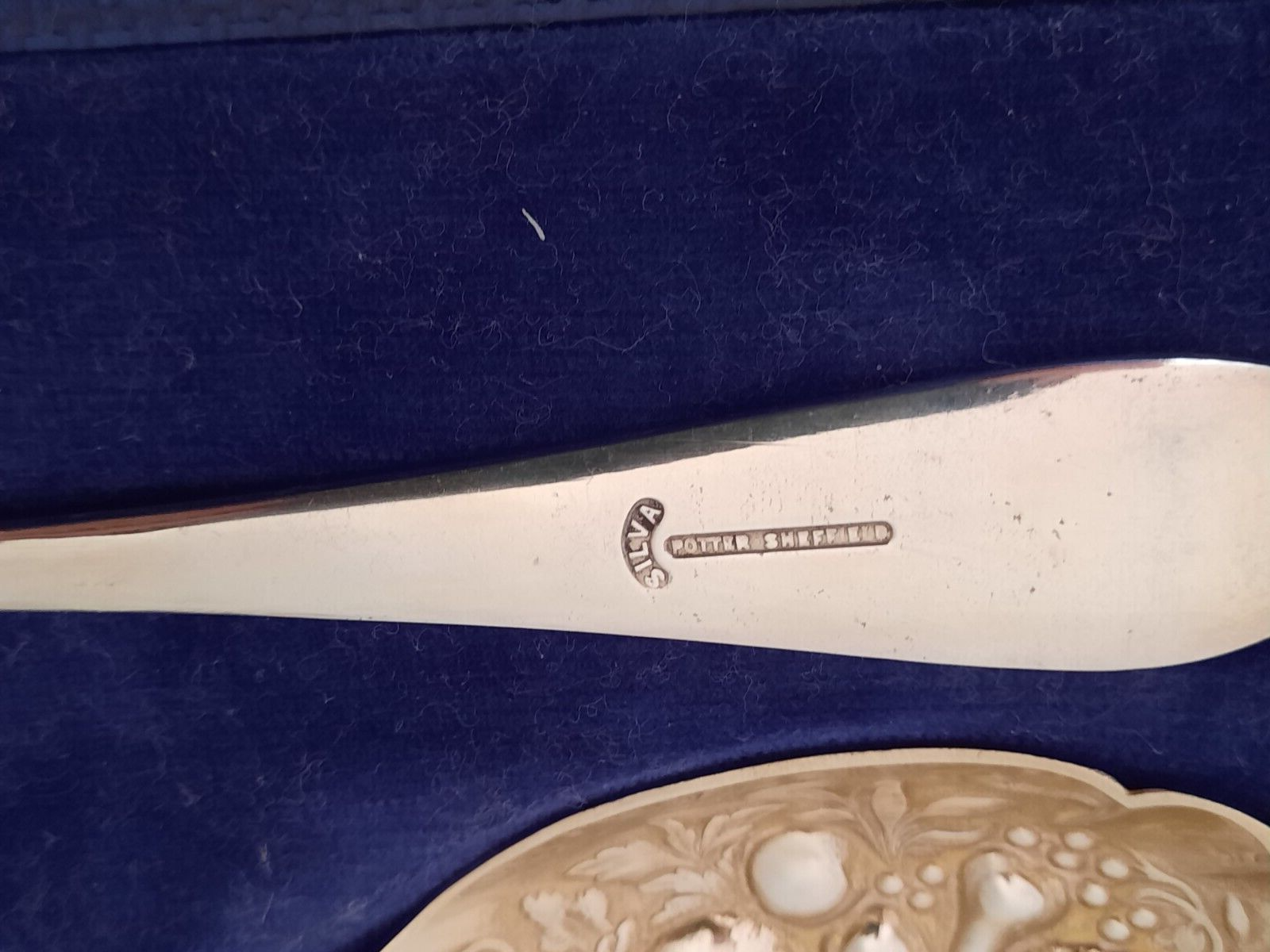 Vintage Boxed 2 Piece Dessert Fruit Serving Spoons Potter Sheffield ...