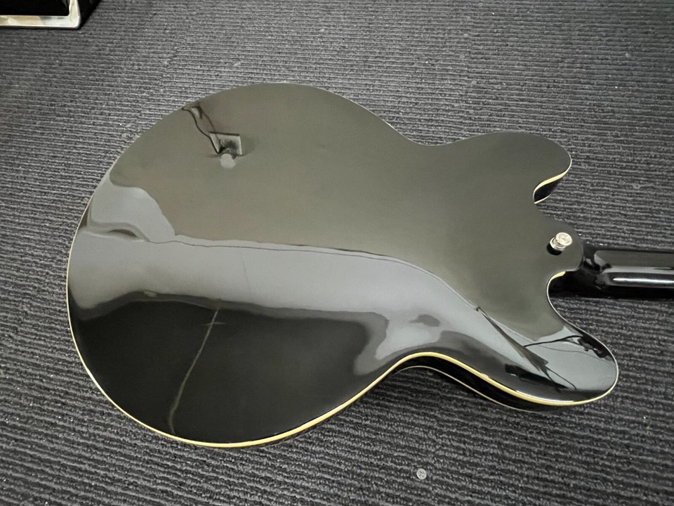 Epiphone DOT EB Semi-Hollowbody Electric Guitar & Road Runner Hard ...