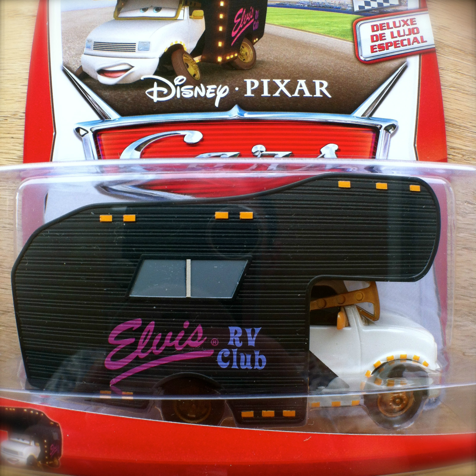Disney PIXAR Cars ELVIS RV on 2013 PISTON CUP THEME diecast 16/18 ...