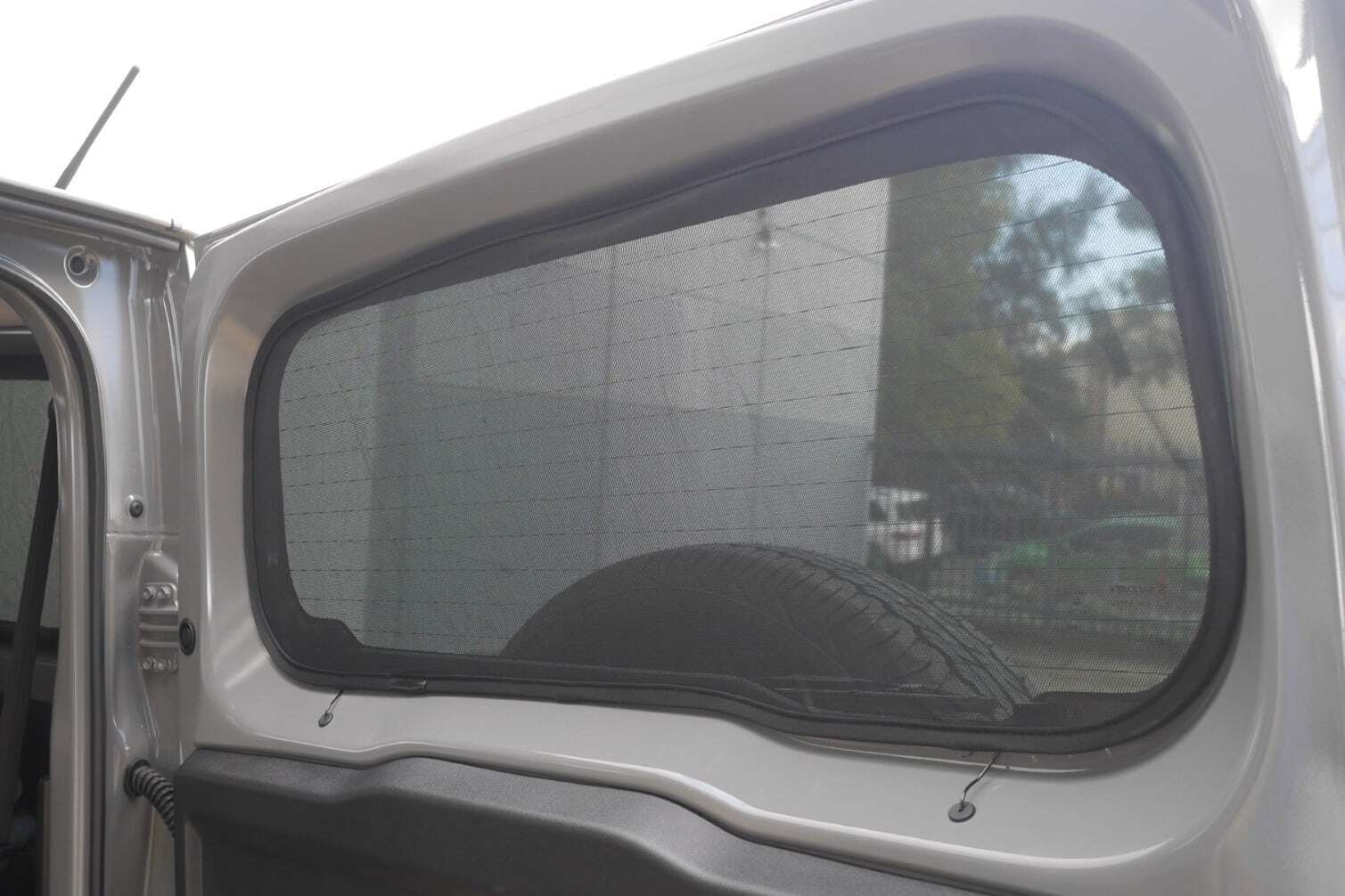 Snap Shades for Suzuki Jimny/Jimny XL 4th Gen Rear Windscreen Shade ...