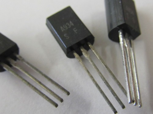10 Stück - 2SA934 ROHM TO98 PNP Transistor 40V 1A 0,75W TO92L - 10pcs ...