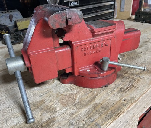 VTG Columbian D45 M4 Bench Vise, Swivel Base, 5" Jaws, Anvil, Red, USA ...