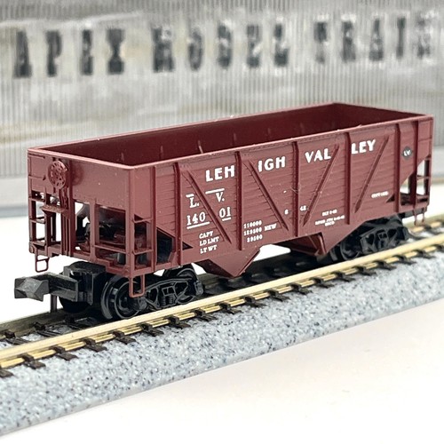 Micro-Trains 57031 Lehigh Valley 33 ft 2 Bay Composite Hopper LV 14001 ...