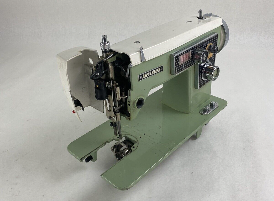 Vintage Dressmaker Sewing Machine Model Number 205 For Parts or Repair ...