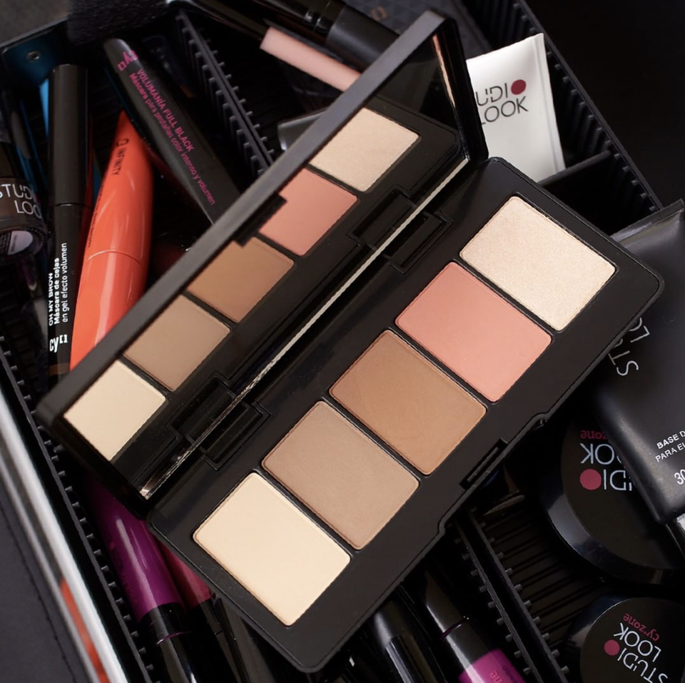 Cyzone STUDIO LOOK 5-IN-1 Pallete Contours Defines Bronzes Colors ...