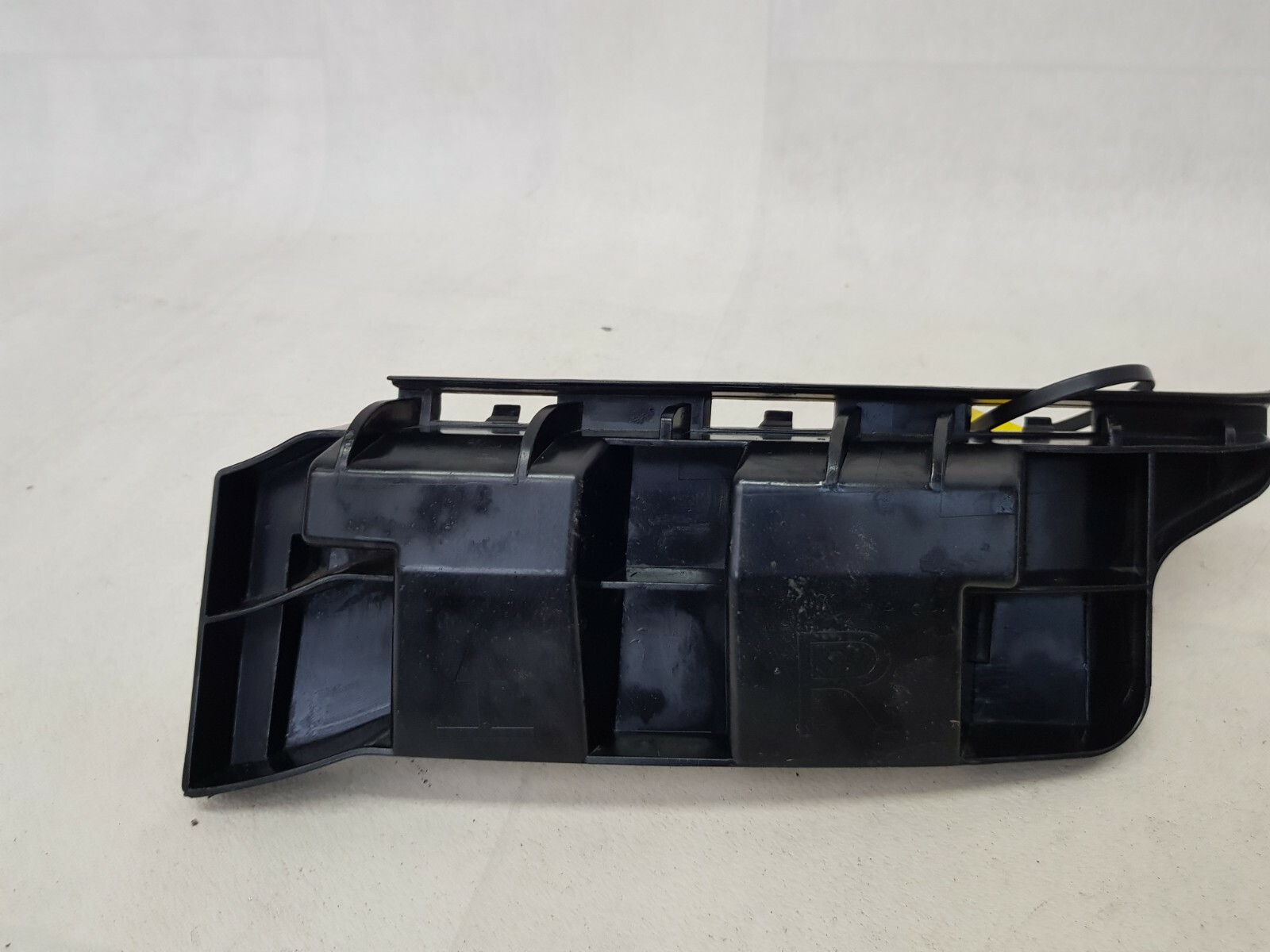 MERCEDES BENZ C250 W204 07-15 AMG REAR DRIVER RIGHT BUMPER BRACKET ...