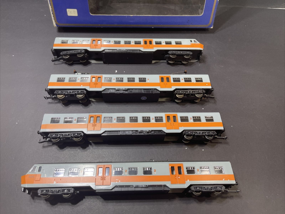 RARE HO SCALE LIMA GOLDEN SERIES 149747GP ELECTRIC PASSENGER TRAIN SET ...