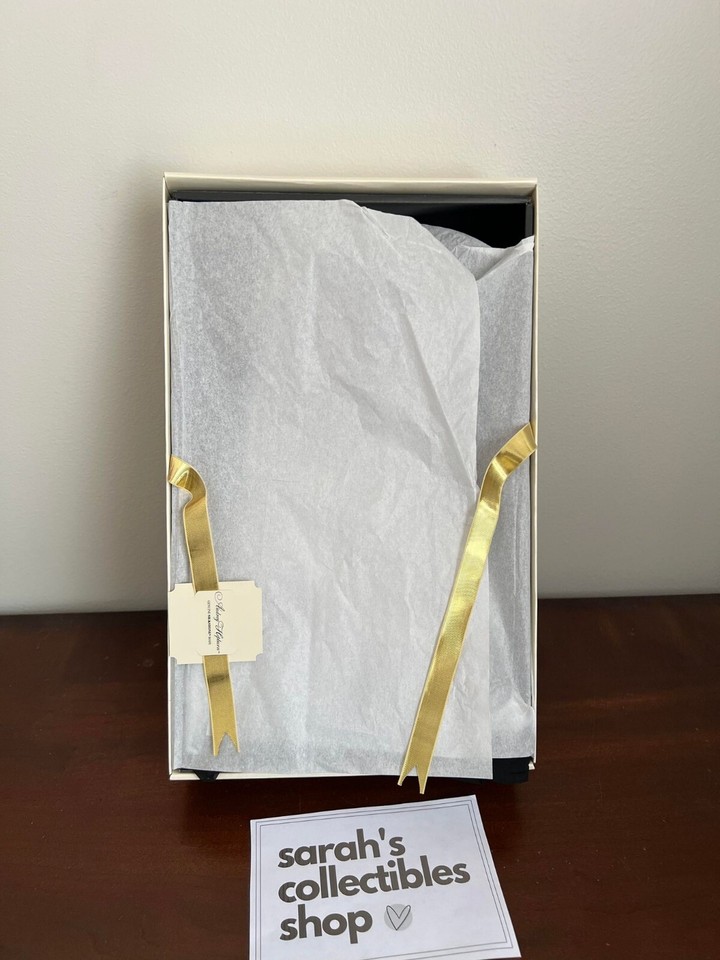 Audrey Hepburn as Sabrina Barbie Fashion Doll GOLD LABEL MINT (doll ...