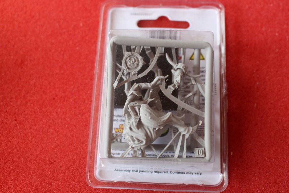 Games Workshop Warhammer Night Goblin Moonclan Warboss on Great Cave ...