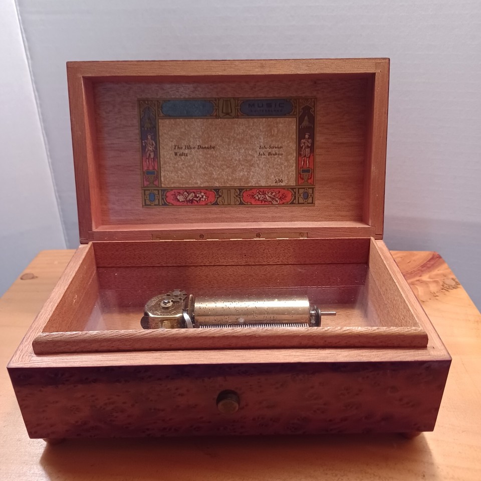 Amazing Swiss Reuge Saint-Croix 2/50 Wooden Burl Music Box - Blue ...