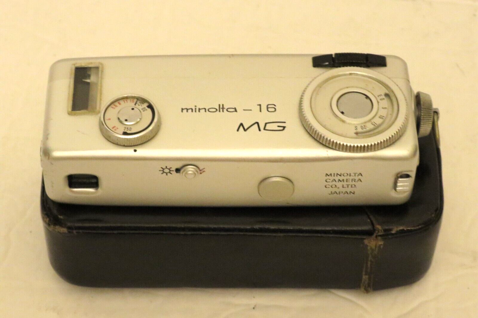 VINTAGE MINOLTA 16 MG MINIATURE STILL FILM CAMERA WITH LEATHER CASE AS ...