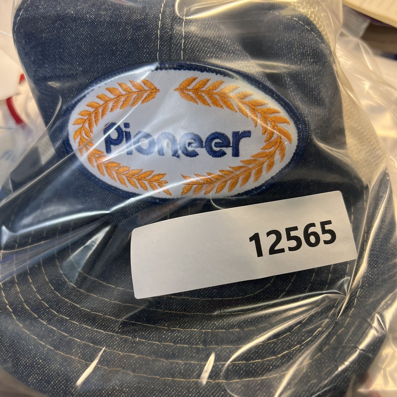 VINTAGE Pioneer Seed Hat Cap Blue White Snap Back Mes… - Gem