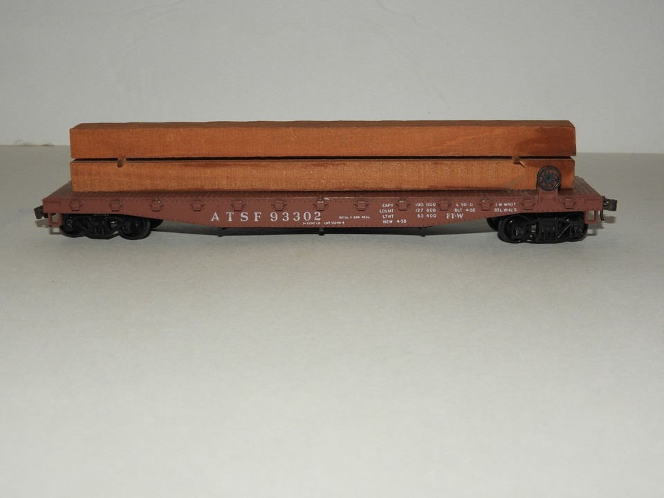 ATHEARN HO scale ATSF #93302 FLAT CAR WITH TIMBER BEAMS LOAD 50' | eBay