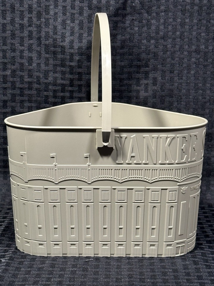 New York Yankees - Yankee Stadium Empty Plastic Popcorn Bucket Pail SGA ...