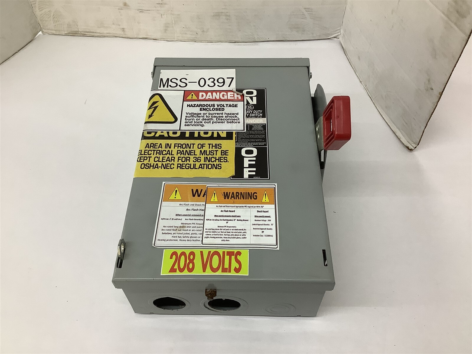GE TH3361R Model 10 30A 600VAC Fusible 8-1/2" W x 4" L x 13" T Safety ...