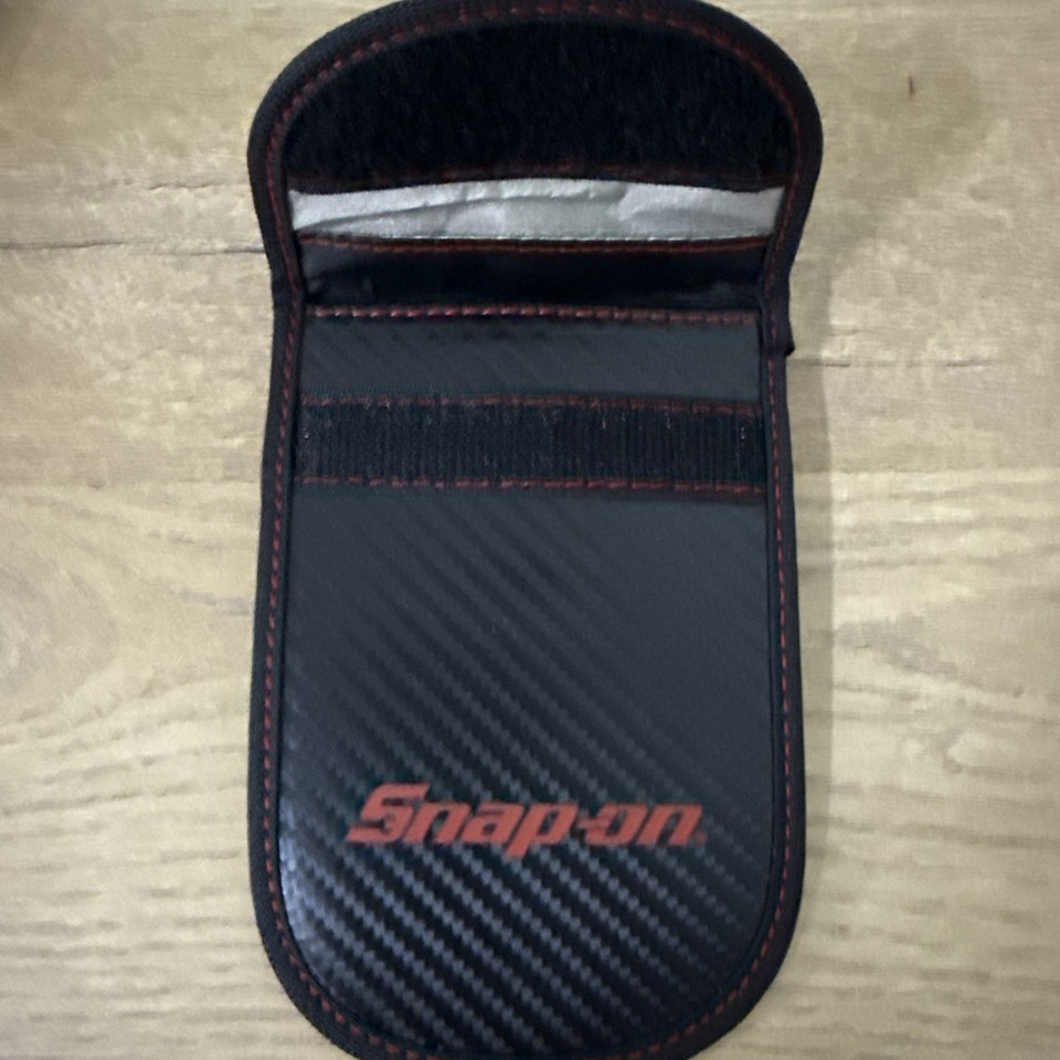 Snap-on Pouch Car Keys RFID Signal Blocking Holder Anti Theft Carbon ...
