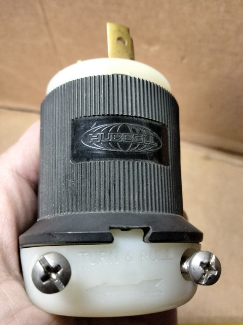 Hubbell HBL2611 Locking Plug, 30A, 125V, 2-Pole L5-30P - Black and ...