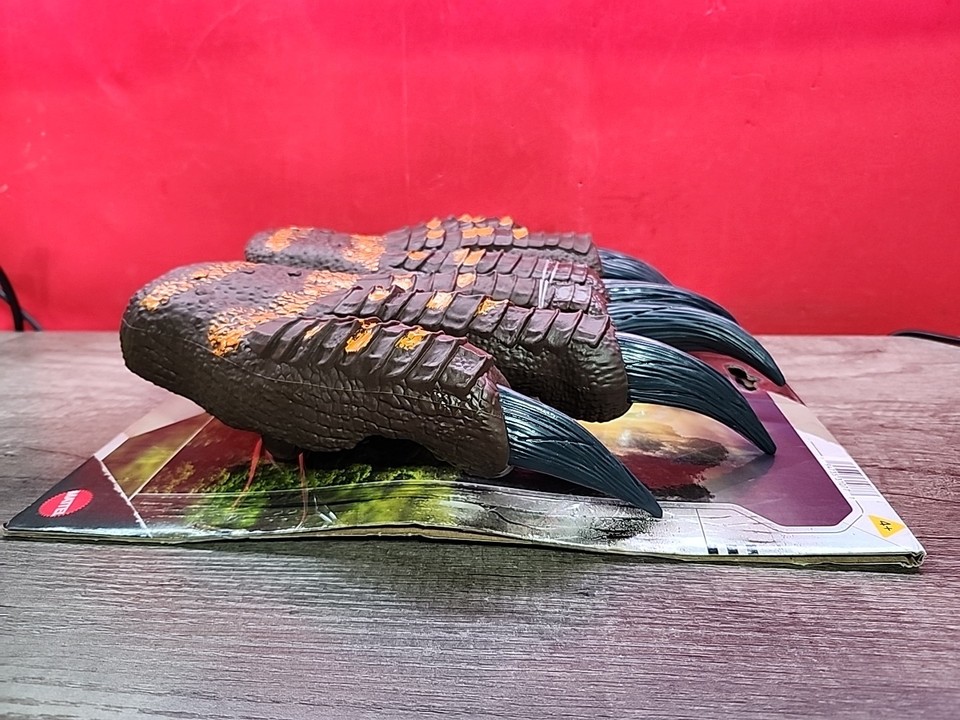Mattel - Jurassic World: Rebirth Spinosaurus Battle Claws Set [New Toy ...