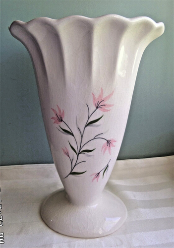BRAEMORE Vase, Early Traditional phase, Australian, 1940 to 50s, tall ...