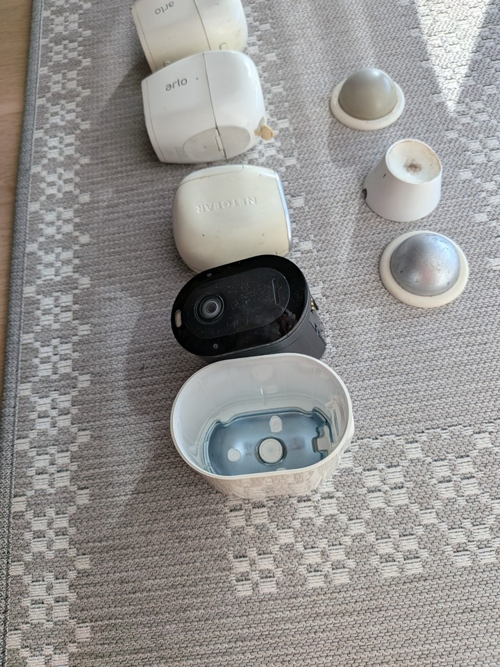 4 arlo cameras-One Arlo Pro 3, two Arlo pro 2s, one-VMV3030+3 magnetic ...