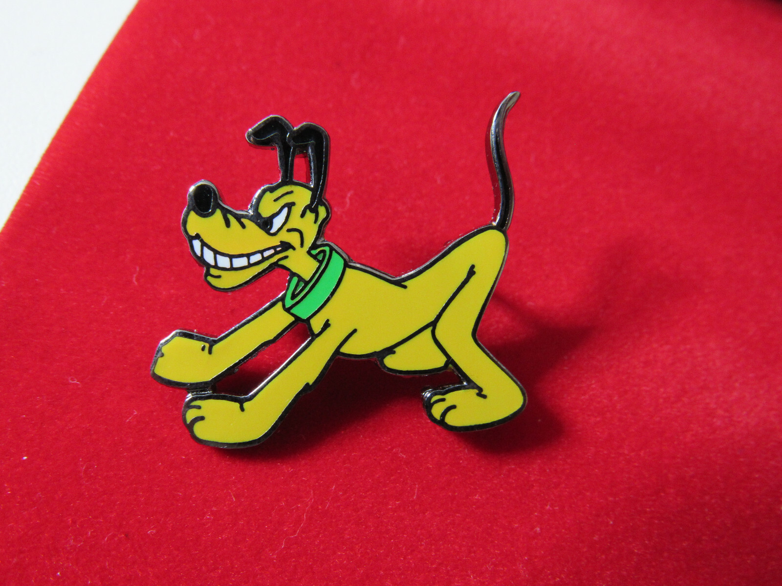 PLUTO Disney Pin Catalog # 10930 Mickey And Friends I Love Pin Trading ...