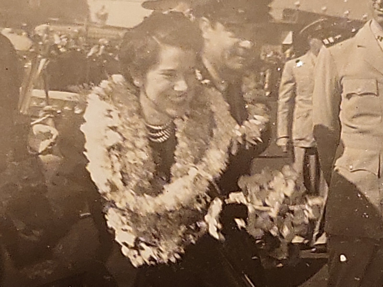 Unpublished Candid Photo WW2 General & smiling Mrs. Douglas Macarthur ...