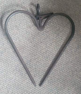 Wrought Iron Bell Hangers Vintage Forged Iron Dinner Bell Heart Decor,