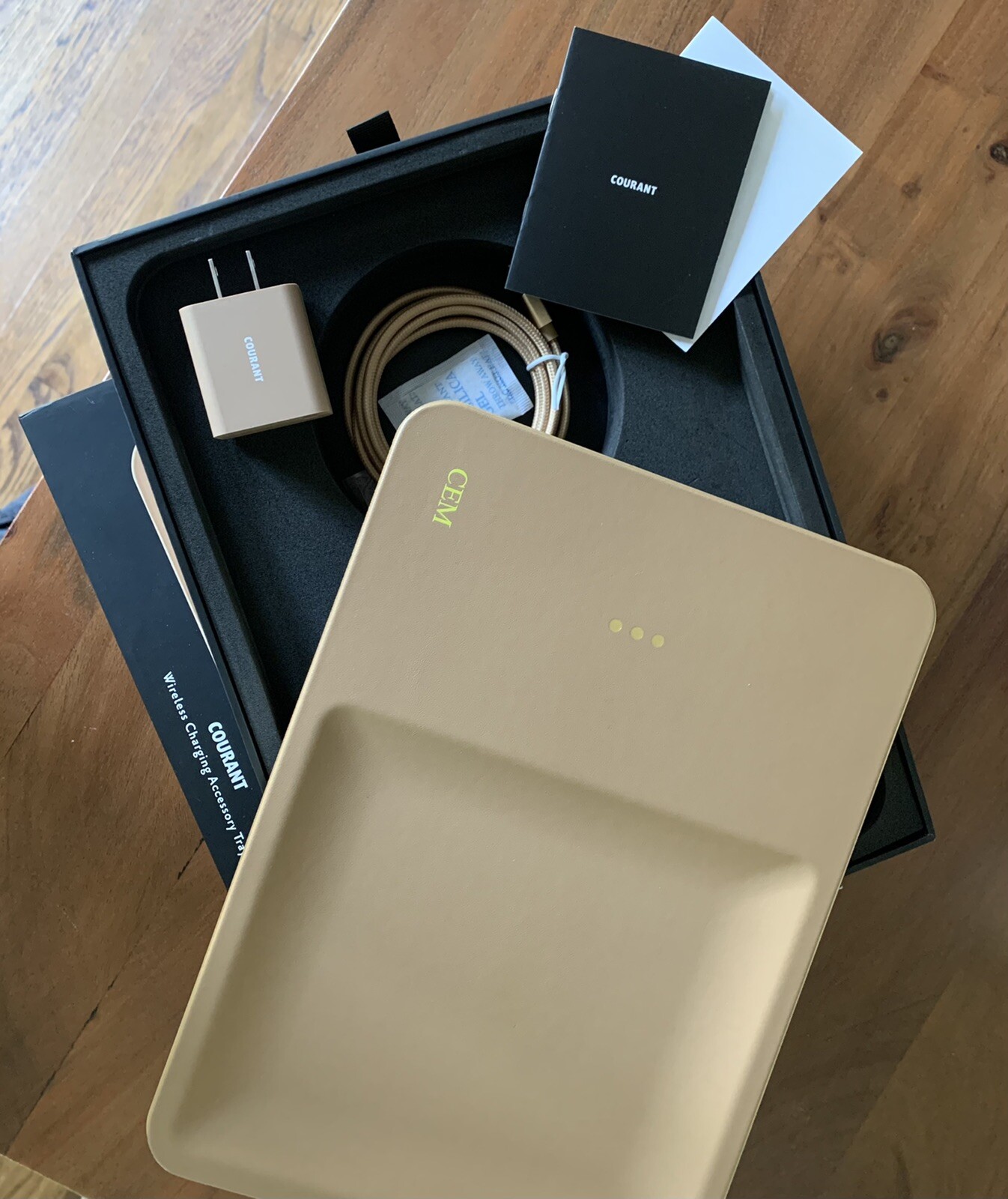 Courant Catch 3 Wireless LEATHER Charging Tray, Tan, NEW In Box, w ...