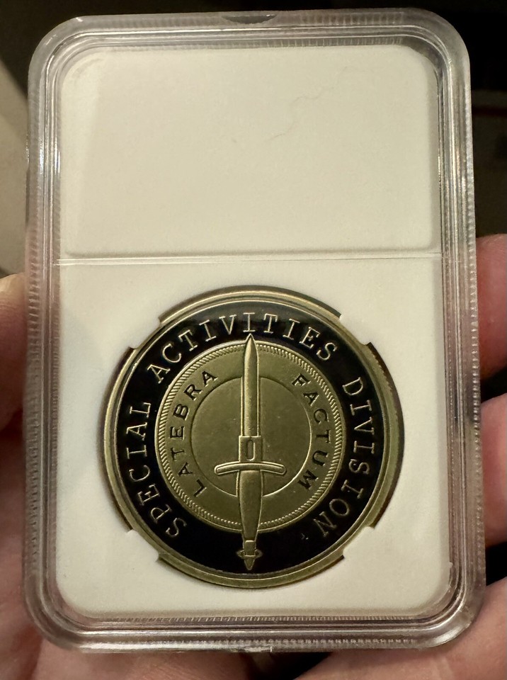 CIA SAD SOG SPECIAL ACTIVITIES DIVISION CHALLENGE COIN In Display Cases ...