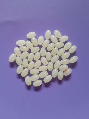 90 pcs glowing fishing beads. Olive shaped fluorescent fishing beads ...