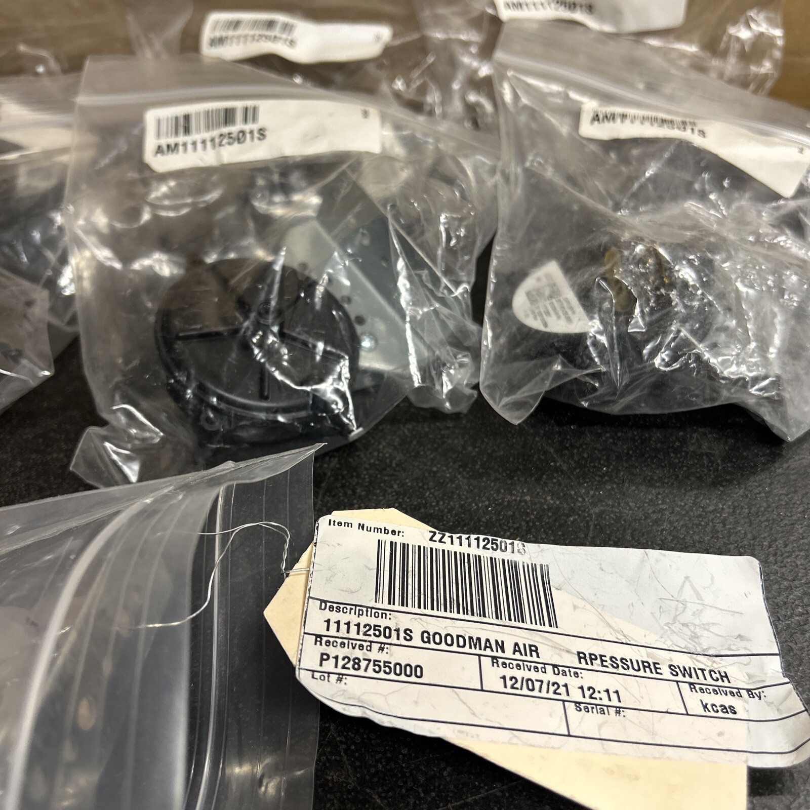 Amana-Goodman 11112501S Pressure Switch 0.33 in WC 24V Plastic ( Lot Of ...