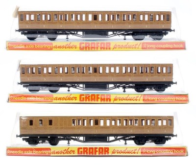 GRAFAR 'OO' GAUGE LOT OF 3 ASSORTED LNER TEAK 1ST/3RD PASSENGER COACHES ...