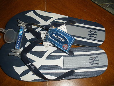 NEW NY Yankees flip flops adult size medium (women 9-10, men 7-8) (SU7 ...