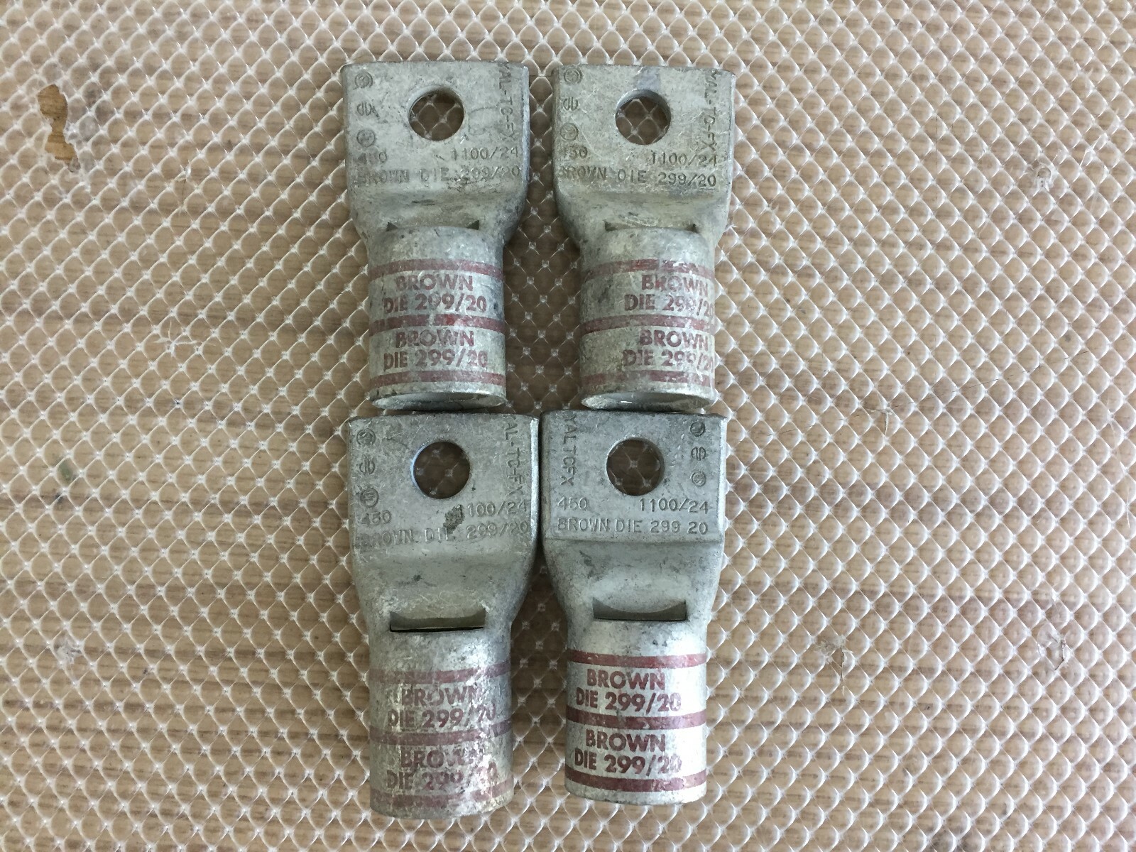 BROWN DIE 299/20 500 MCM 1 HOLE CRIMP STYLE PADDLE LUGS..LOT OF 4 | eBay