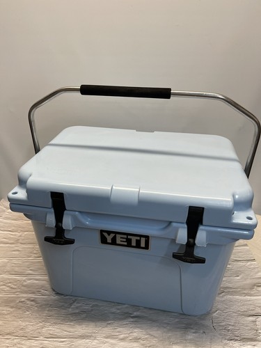 Yeti Cooler Roadie 20 Ice Blue Cooler Discontinued Retired #3716 | eBay