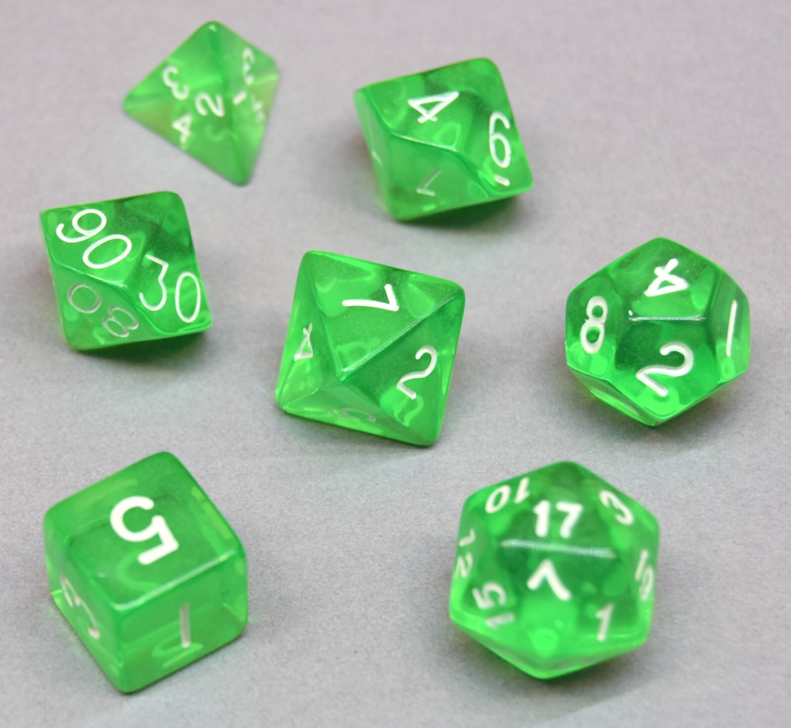 Dungeons & Dragons Role Playing Dice Set 7 Pieces -Translucent Green ...