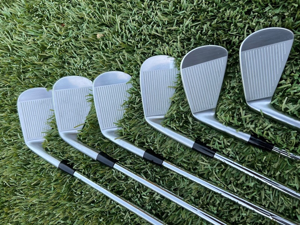 Tour Issue Nike VR Pro II Blades 4-9 Satin Finish Tour Issue X-100 ...